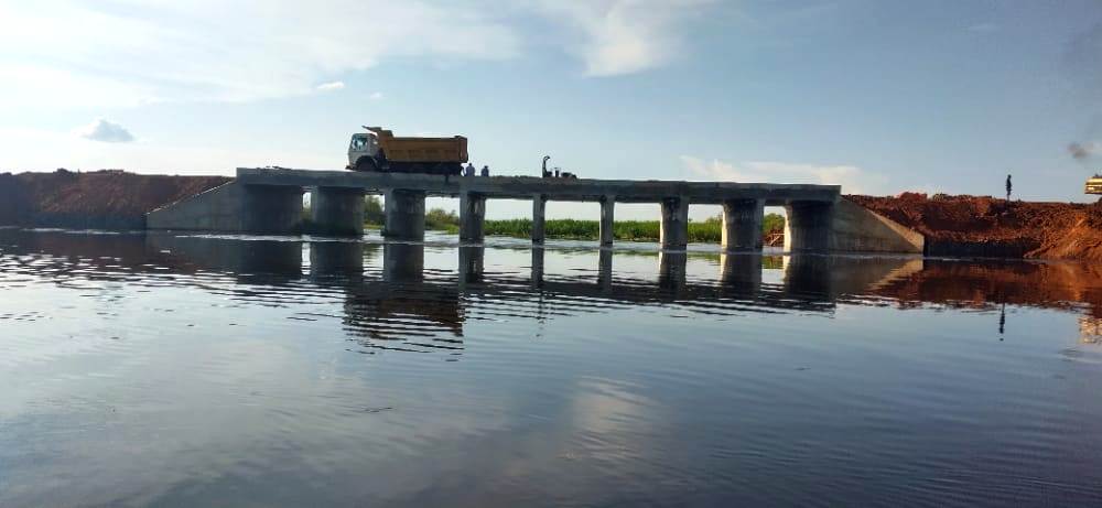 Joy as travelers rush to begin using new Kayunga-Nakasongola road | Monitor