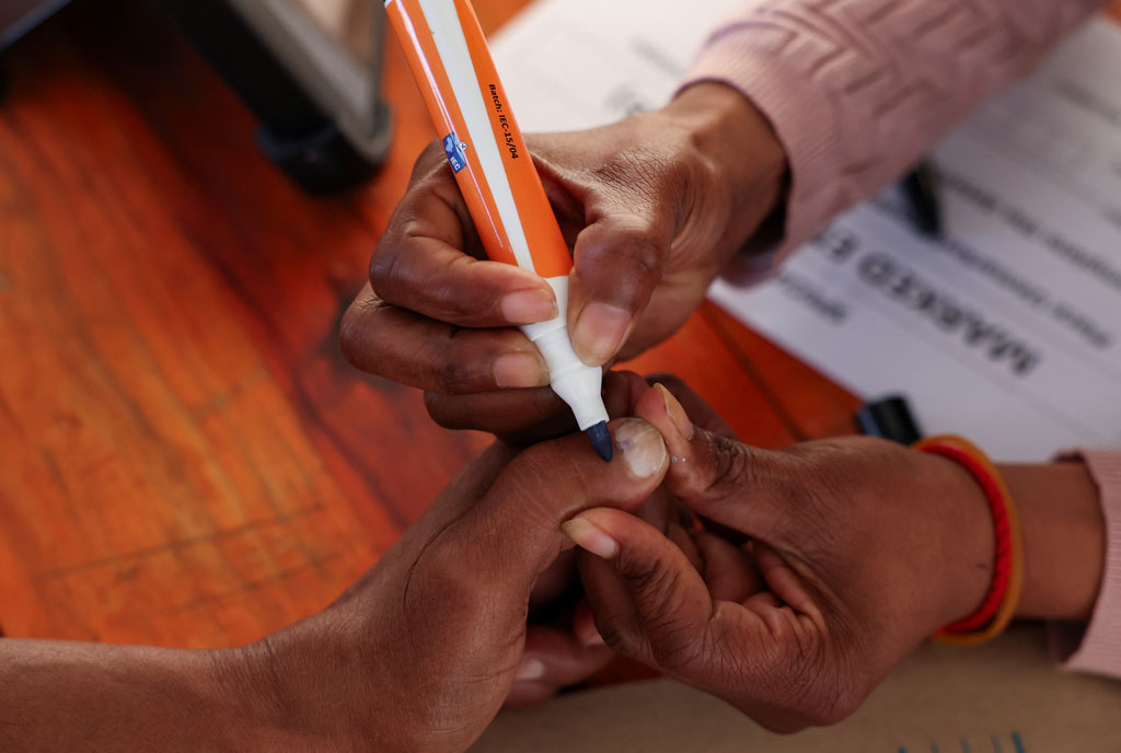 South Africans vote in most competitive election since end of apartheid ...