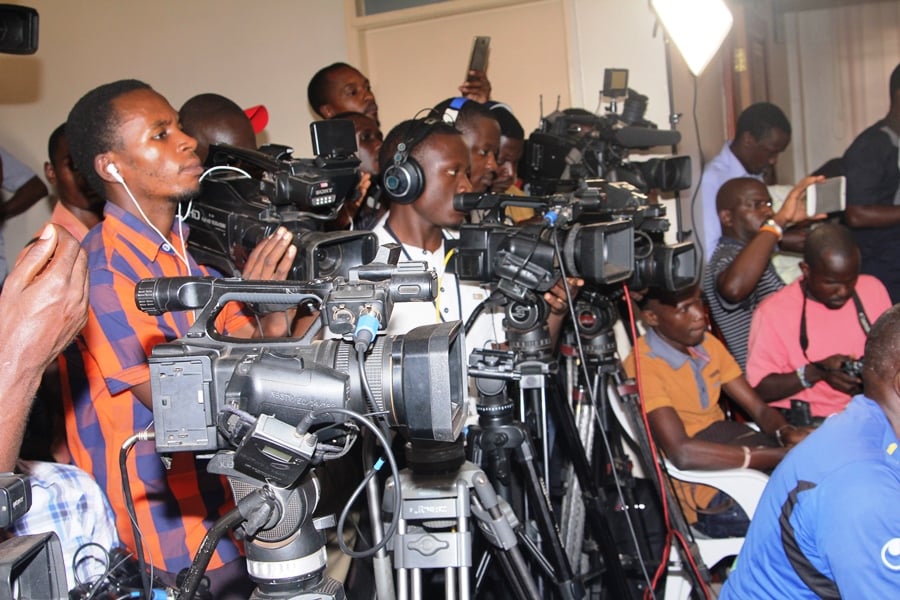 Safeguard access to information and the safety of journalists | Monitor