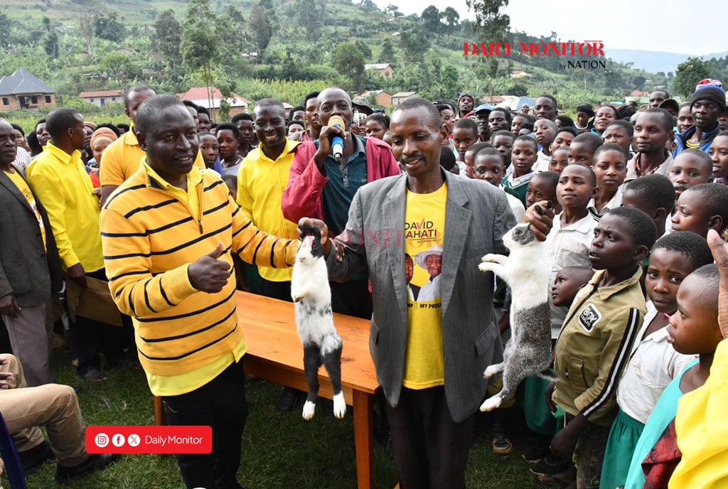 Minister Bahati asks Ugandans to cash in on Rwanda border trade | Monitor